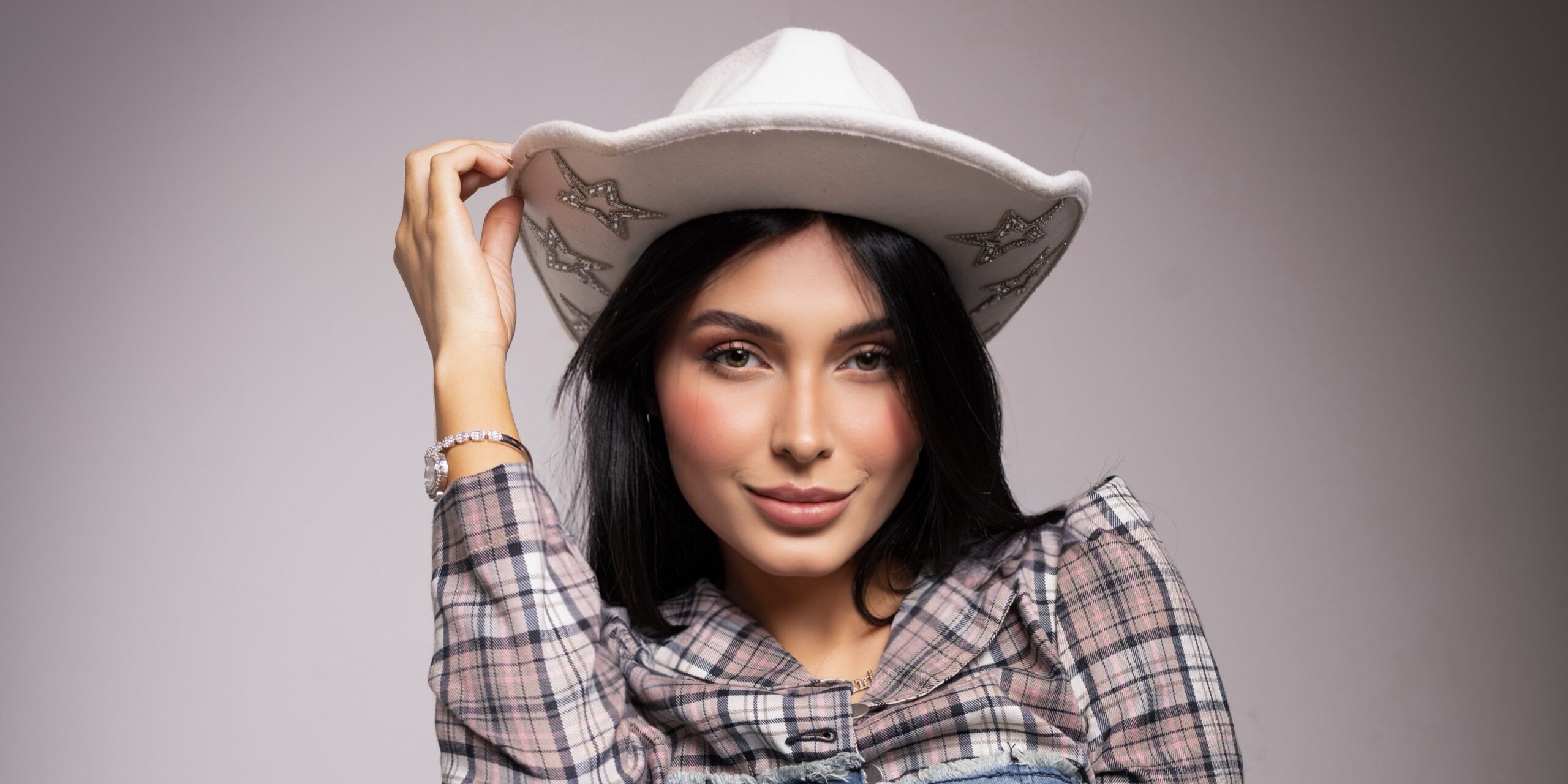 Fernanda Campos ganha um milhão na Privacy e entra em A Fazenda