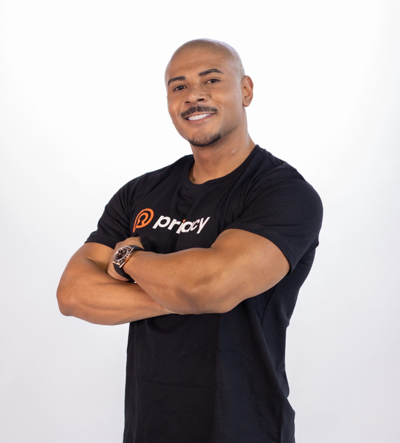 Lucas Ferraz celebra sucesso na Privacy: “Viver no meu tempo"