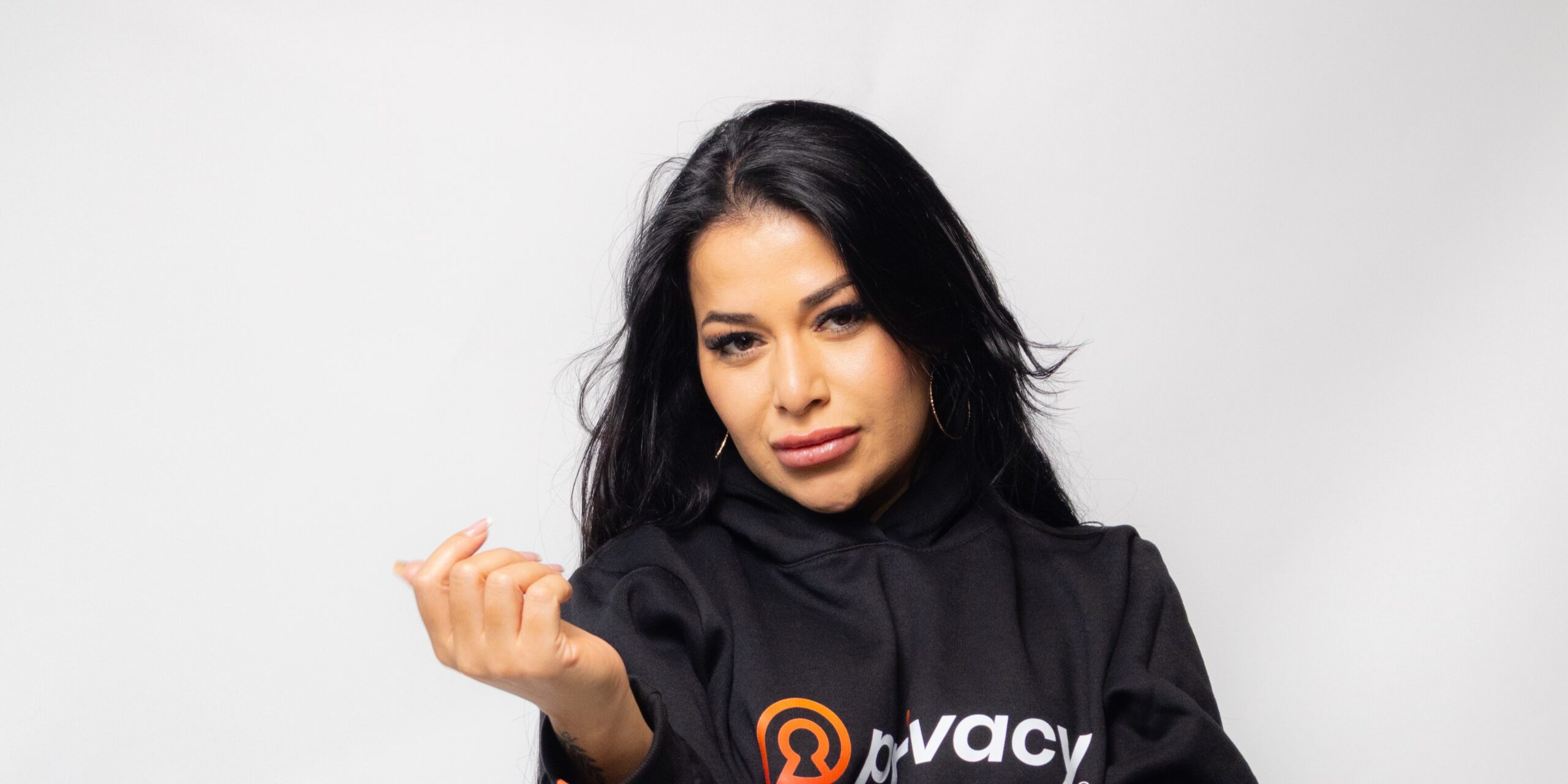 Da turbulência a conquista: Tifany Rocha vive nova fase na Privacy